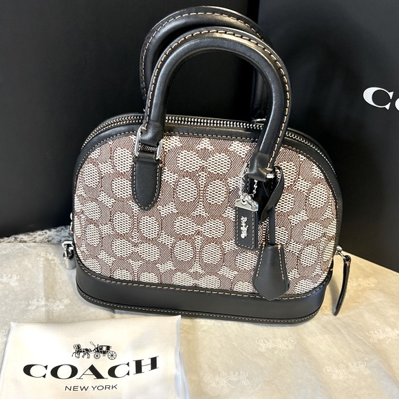 Coach | Bags | Coach Revel Bag 24 In Signature Jacquard New With Dust ...